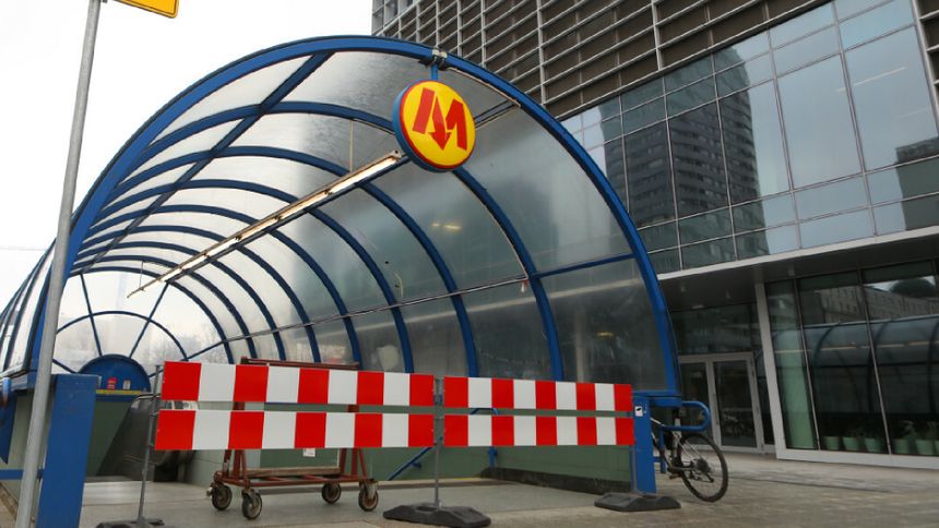 Metro nie kursuje, 10 stacji zamkniętych. Tak wygląda komunikacja ...