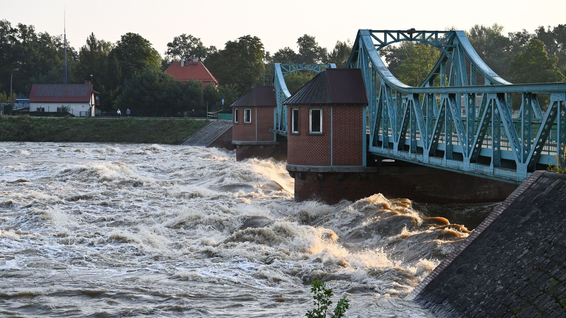Mamy najnowsze dane z Wrocławia. Trwa kulminacja fali wezbraniowej ...