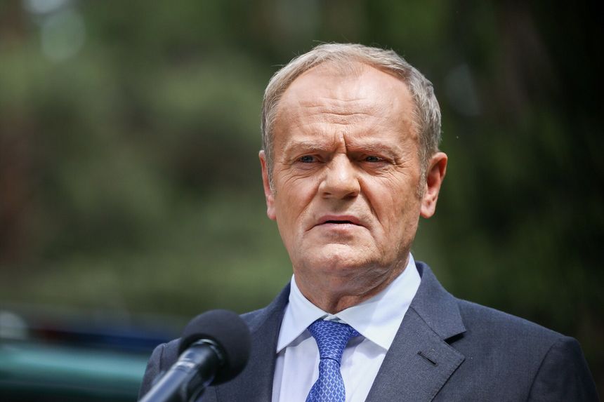Tusk zabrał głos ws. pożaru pod Warszawą. „Kierowane są kolejne siły ...
